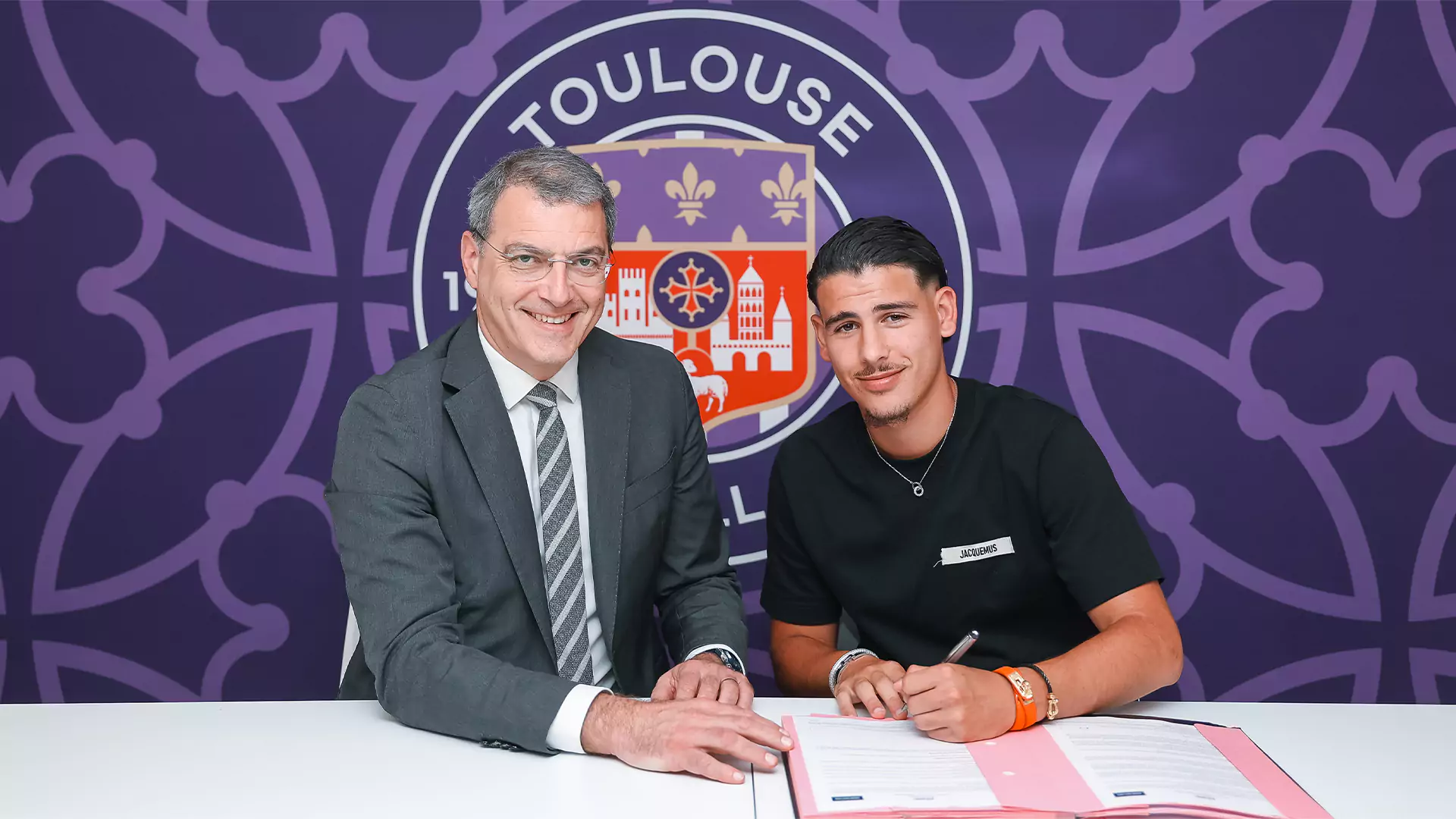 Edhy Zuliani signe son premier contrat professionnel avec le TéFéCé - Toulouse FC