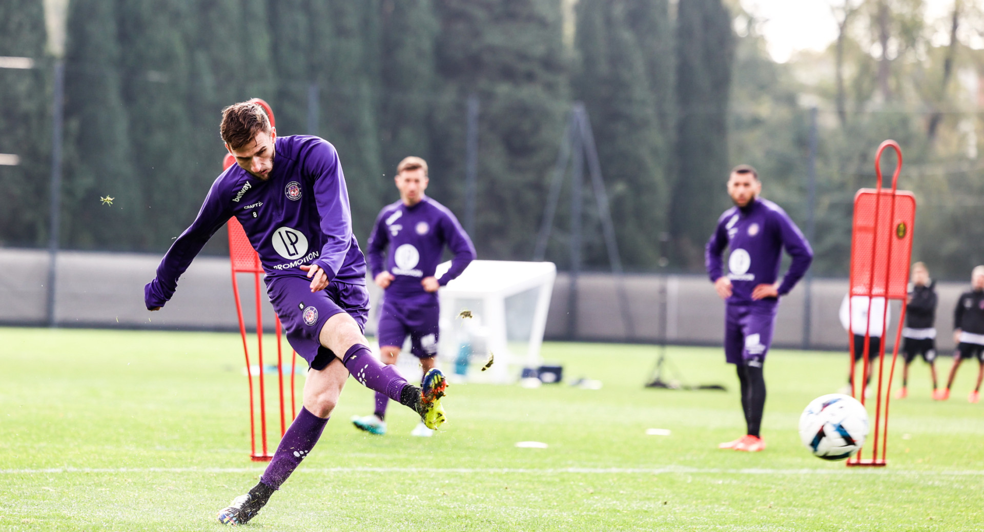 Le programme des Violets pendant la trêve pour la Coupe du monde ...