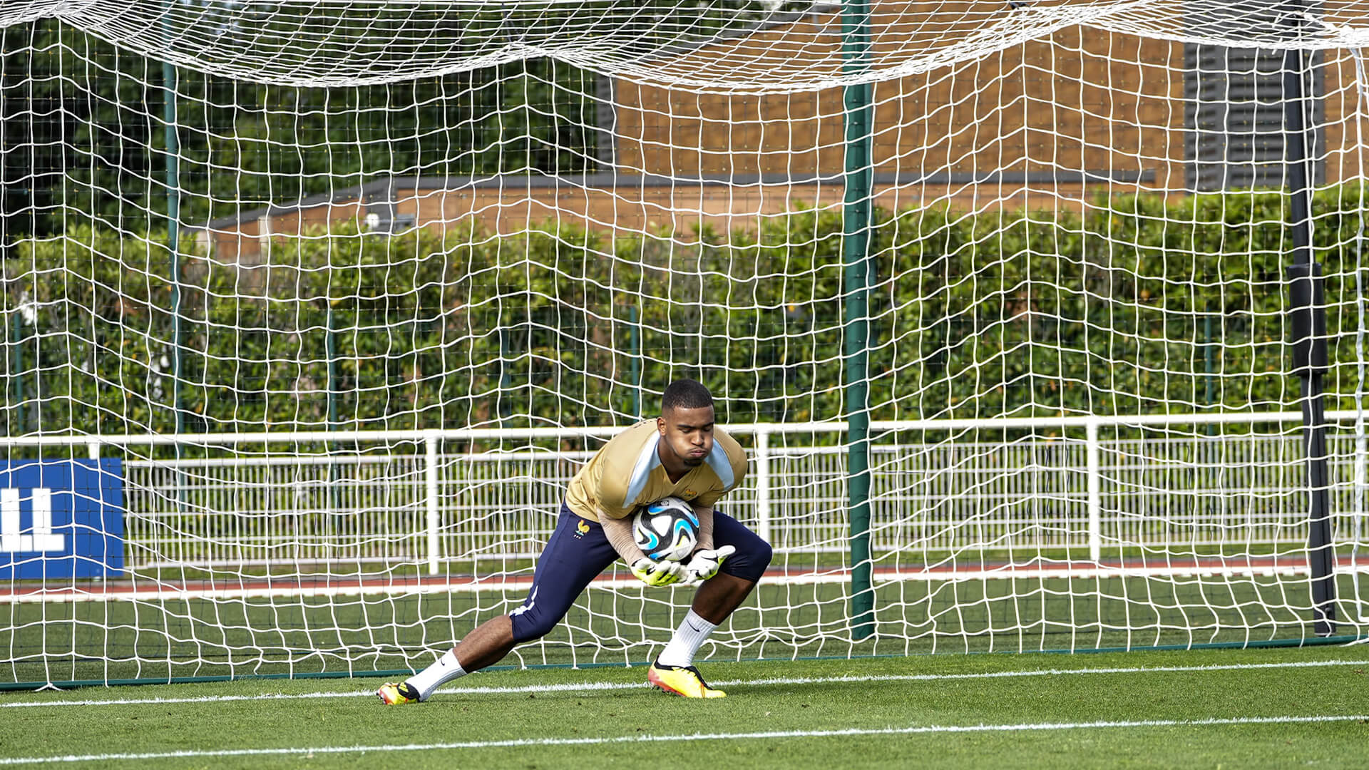 International : objectif 1/2 finale pour Vincent Sierro et Casseres ...