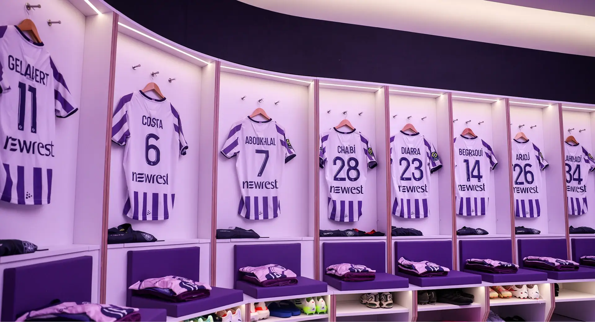 Les numéros de maillots de nos violets pour cette saison 2023-2024 ...