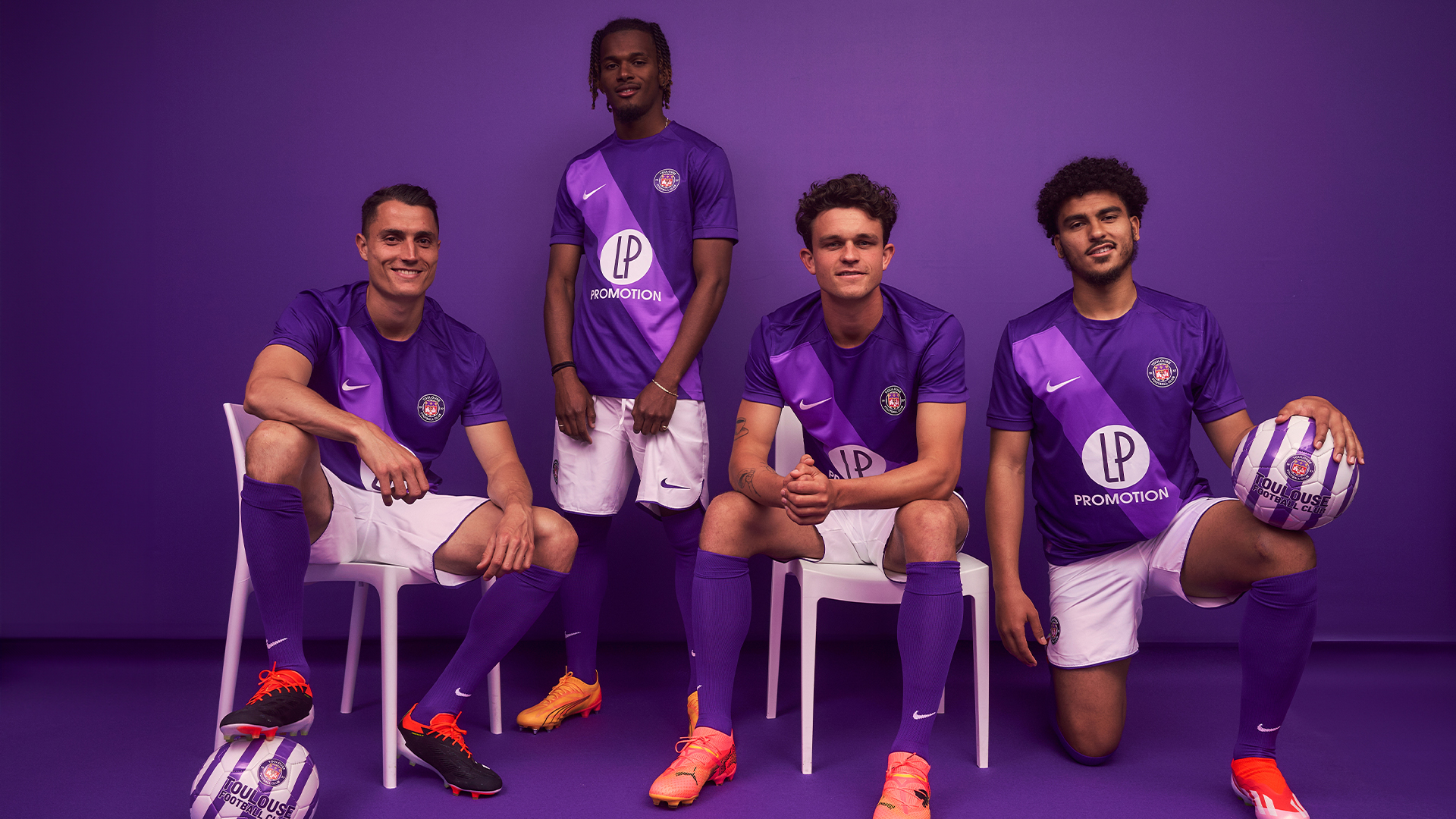 Le TéFéCé dévoile son nouveau maillot Domicile 2024/2025 - Toulouse FC