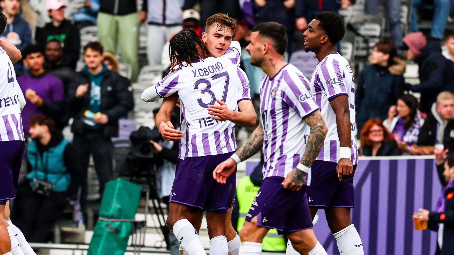 Le résumé vidéo de TéFéCé/Nice, 24ème journée de Ligue 1 Uber Eats ...