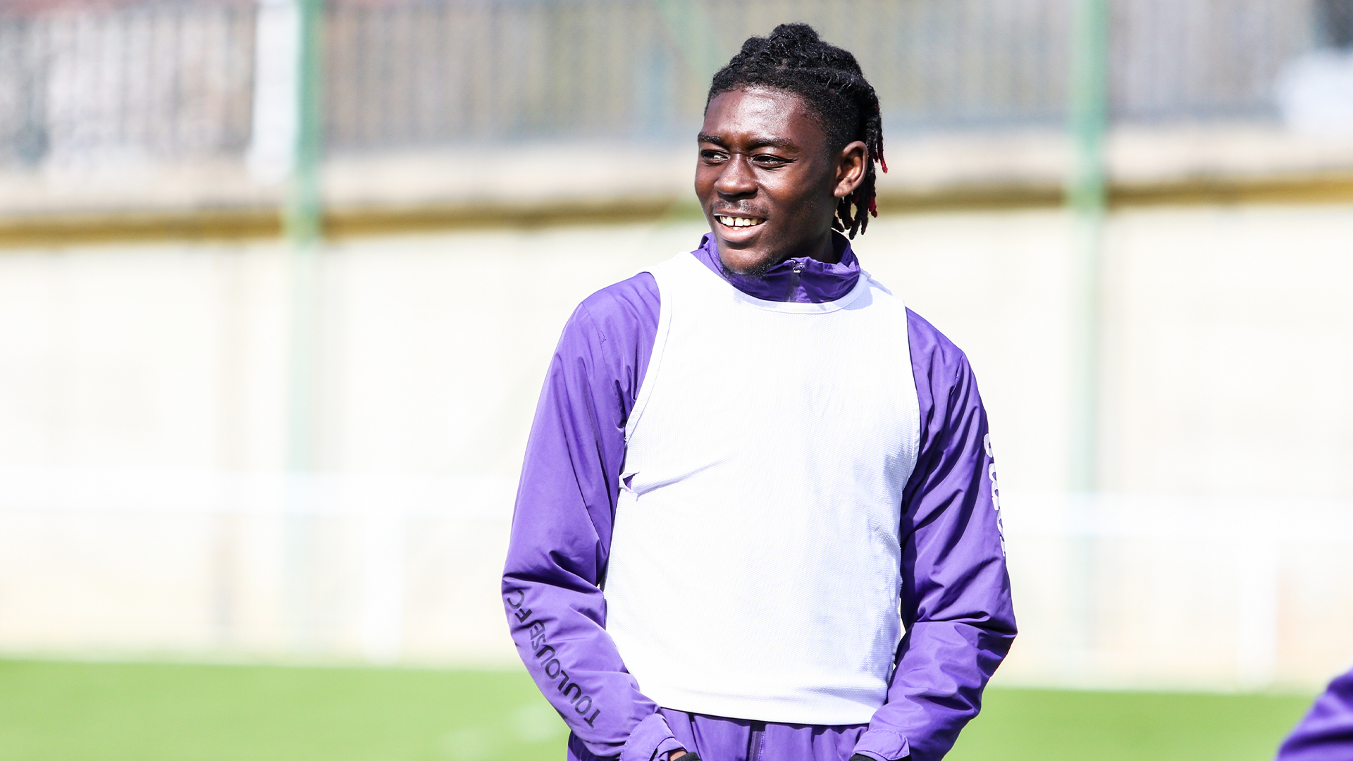 Les grands débuts de Manu Koné en équipe de France ! - Toulouse FC